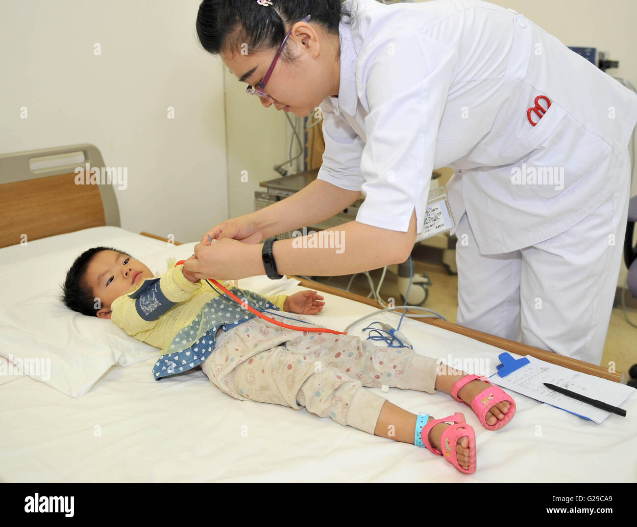 Tianjin. 25th May, 2016. A child with congenital heart disease (CHD ...