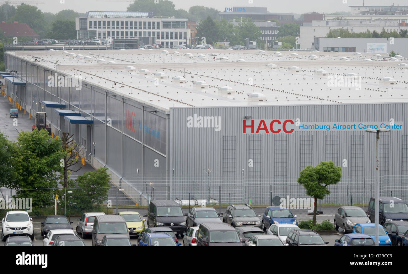 Cargo center hi-res stock photography and images - Alamy