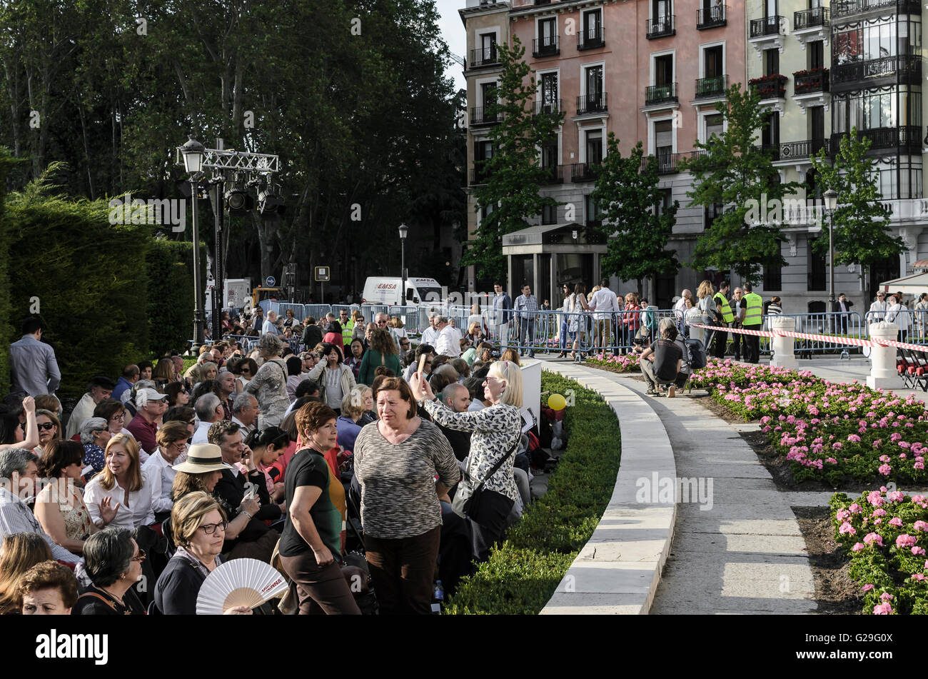 Madrid crowd in a concert hi-res stock photography and images - Alamy
