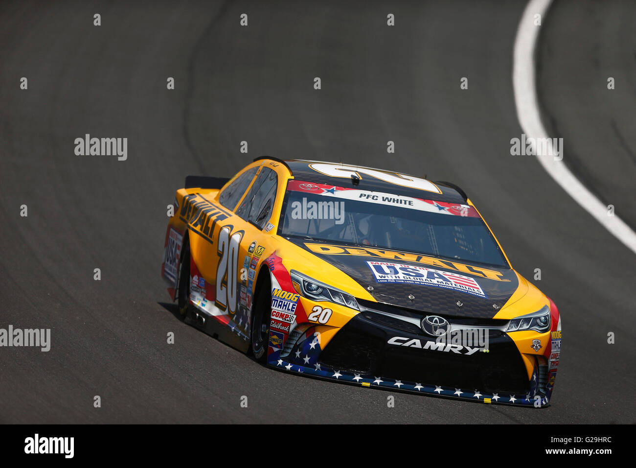 Concord, NC, USA. 26th May, 2016. Matt Kenseth (20) practices for the ...