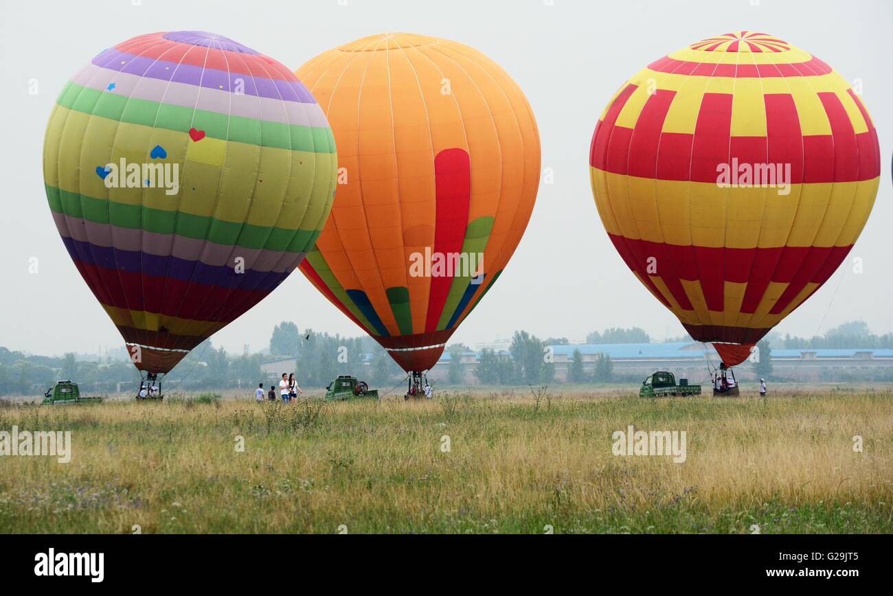 Zhengzhou, China's Henan Province. 27th May, 2016. The fire balloon ...