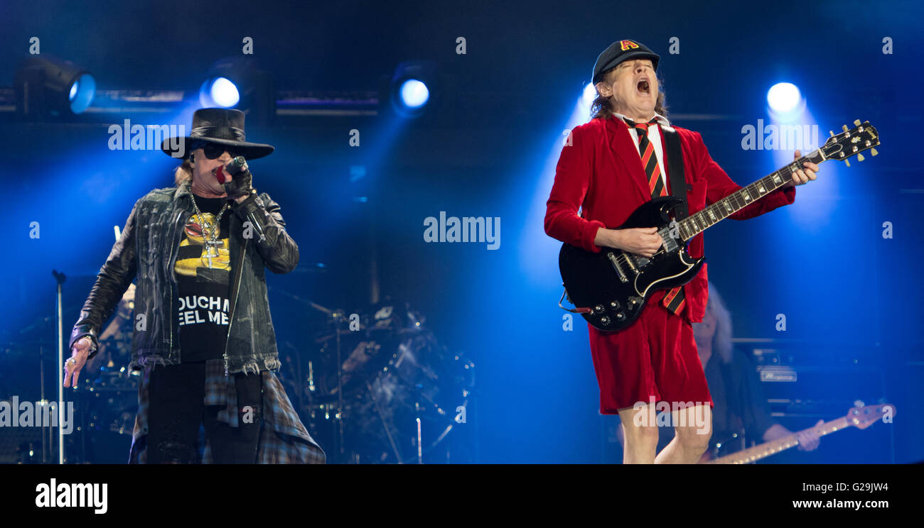 Hamburg, Germany. 26th May, 2016. Axl Rose (L), new singer of AC/DC and ...