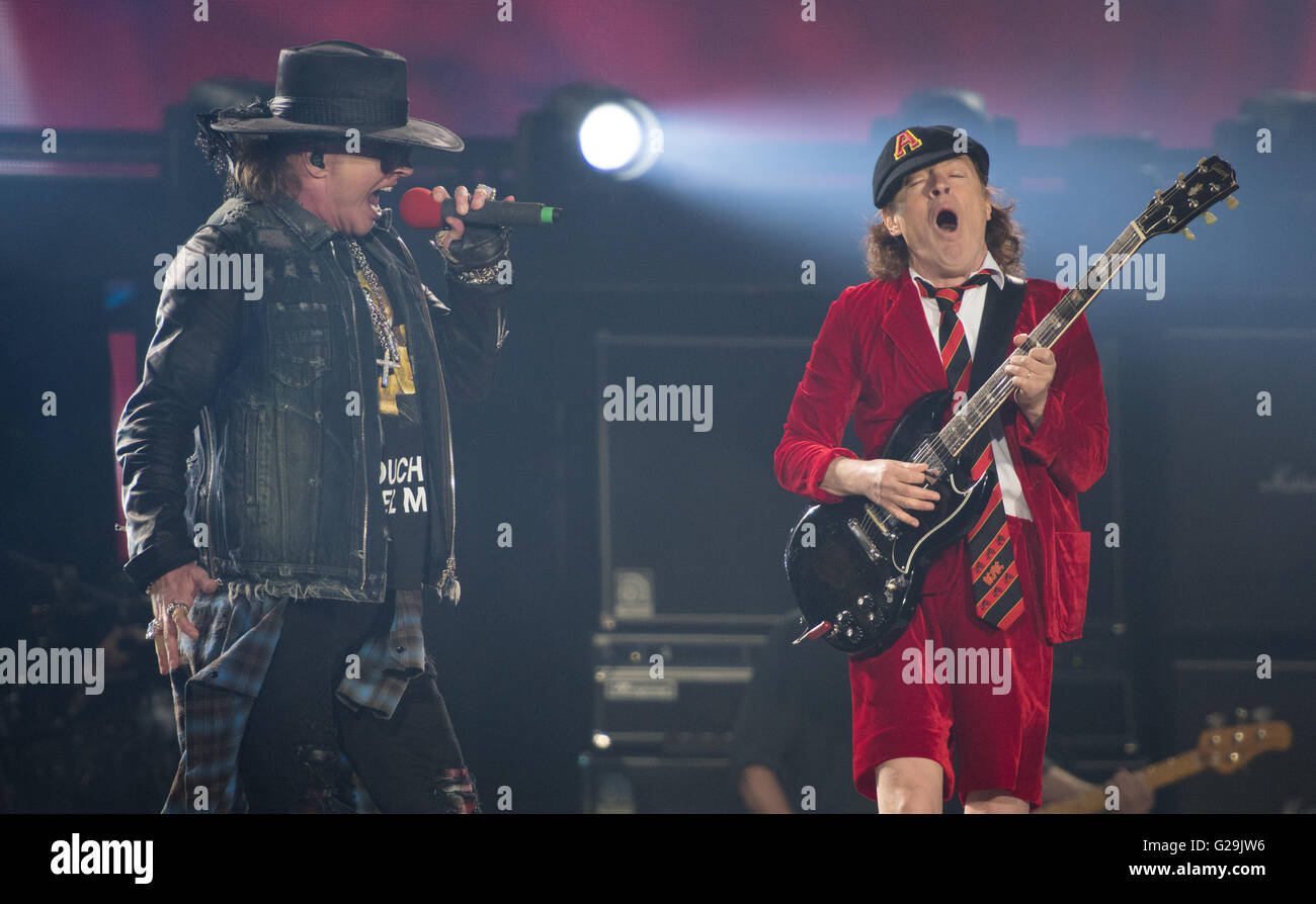 Hamburg, Germany. 26th May, 2016. Axl Rose (L), new singer of AC/DC and ...