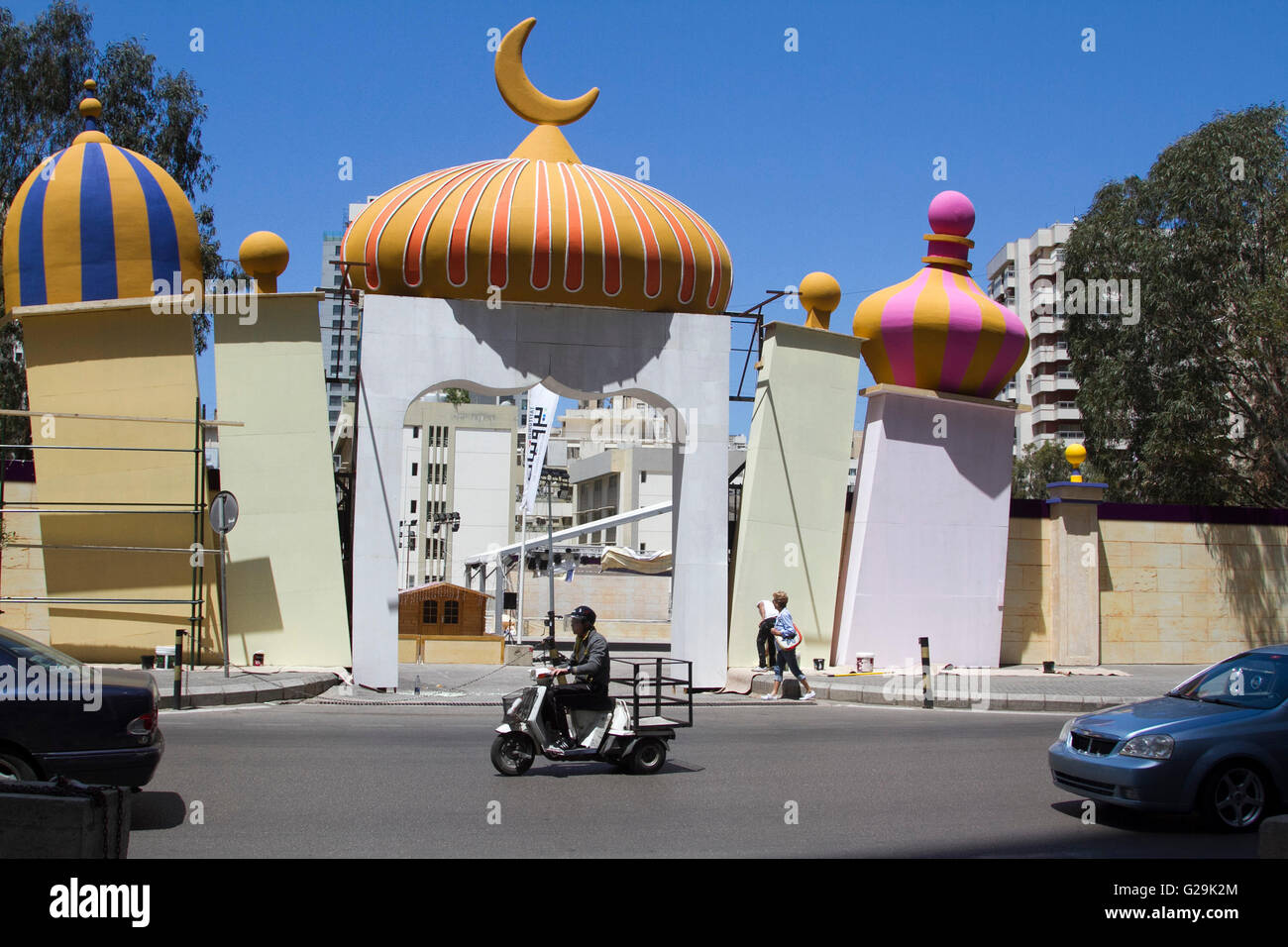 Month of fasting during daylight hours hi-res stock photography and ...