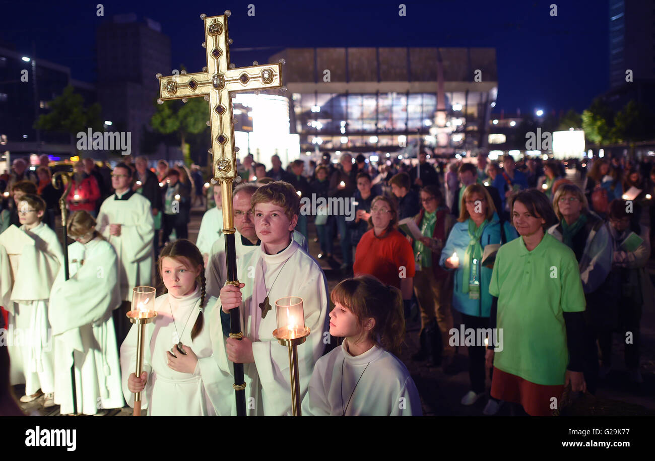 Leipzig, Germany. 26th May, 2016. Participants of the 100th German ...