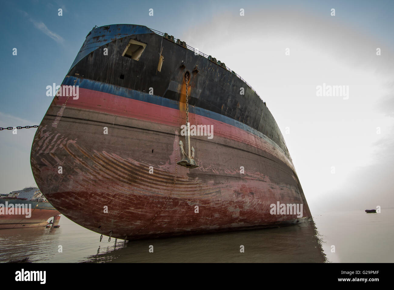 Ocean Ship Breaking Yard Stock Photos & Ocean Ship Breaking Yard Stock ...