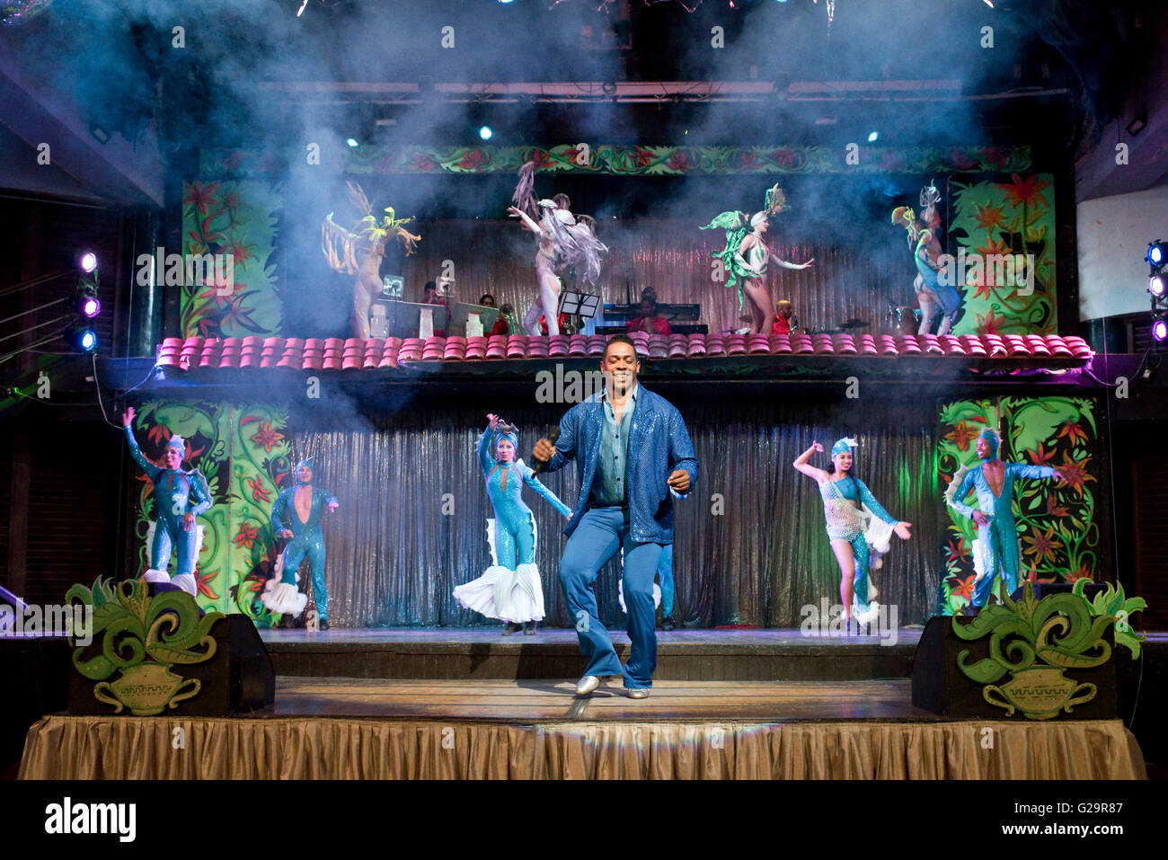 Traditional cuban costume hi-res stock photography and images - Alamy