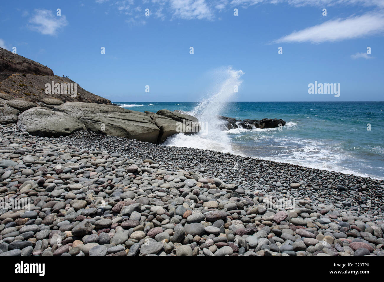 Breaking rocks hi-res stock photography and images - Alamy