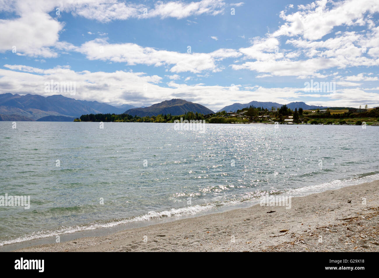 Wanaka & Lake Wanaka Stock Photo - Alamy