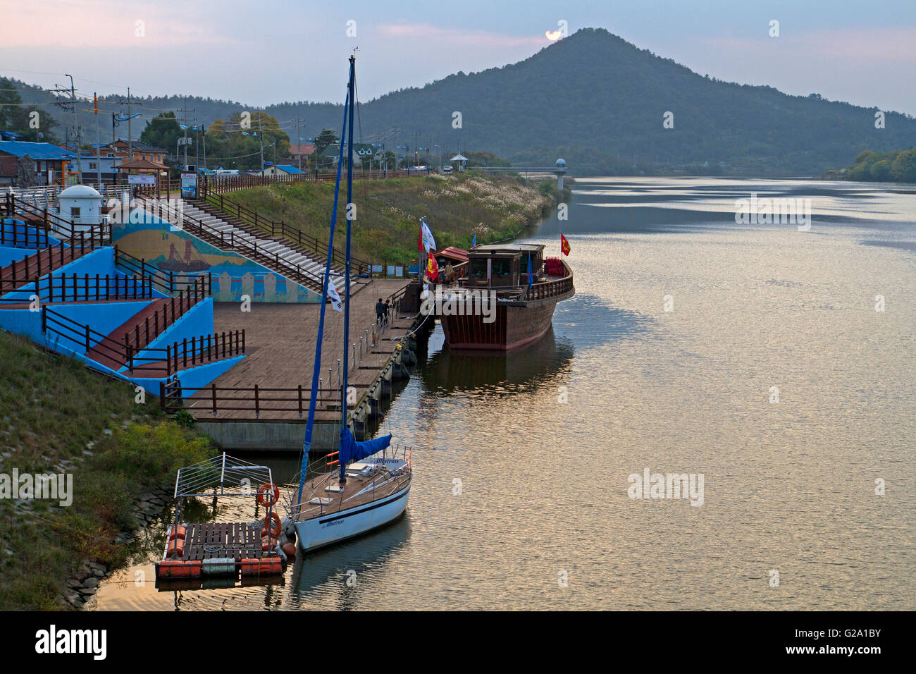 Yeongsan river hi-res stock photography and images - Alamy