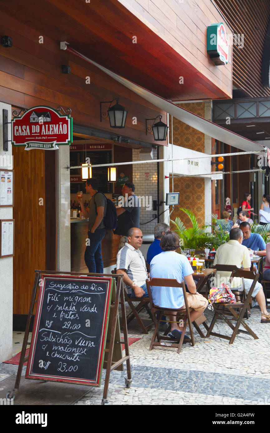 People eating at restaurant, Leblon, Rio de Janeiro, Brazil Stock Photo ...
