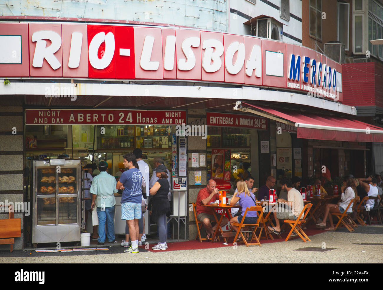 People eating at restaurant, Leblon, Rio de Janeiro, Brazil Stock Photo ...