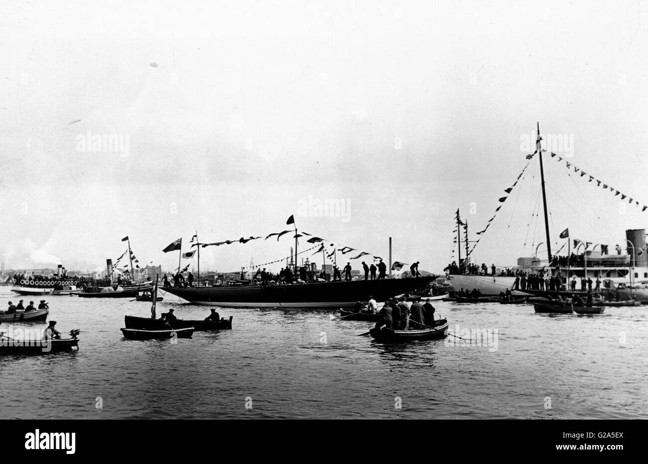 1930s yachting hi-res stock photography and images - Alamy