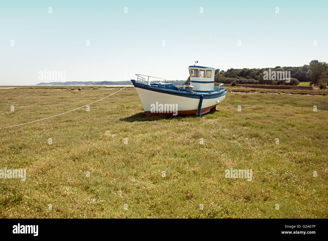 White and green boat hi-res stock photography and images - Alamy