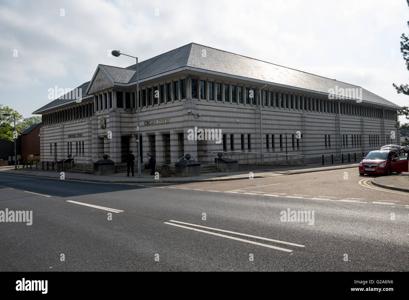 Exterior of Doncaster Crown Court Stock Photo - Alamy