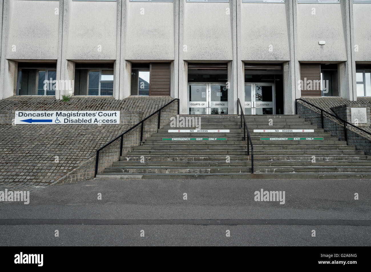 Exterior of Doncaster Magistrates' Court Stock Photo - Alamy