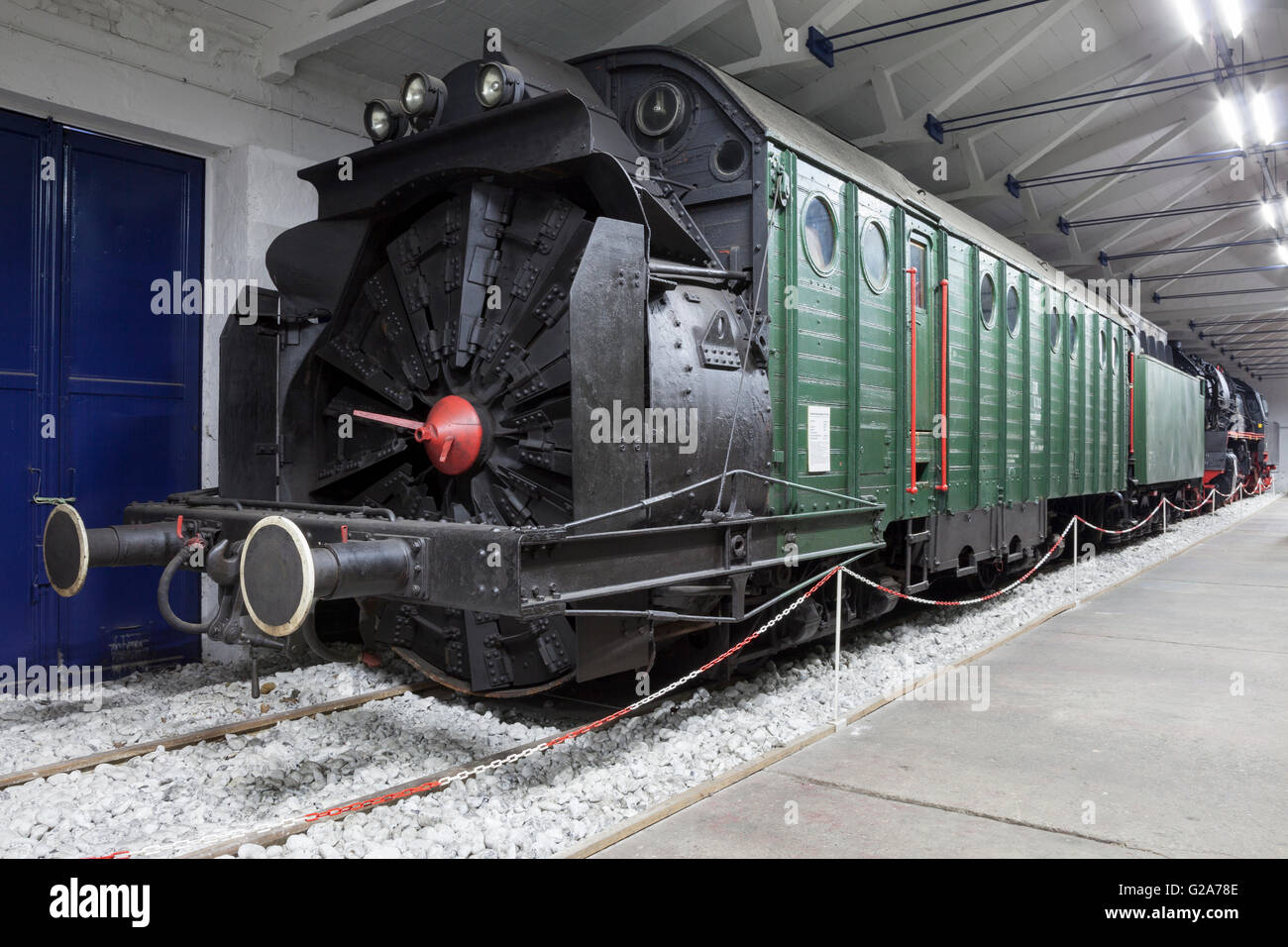Steam-powered rotary snow plough, Dampfschneeschleuder 700 582, Rügen ...