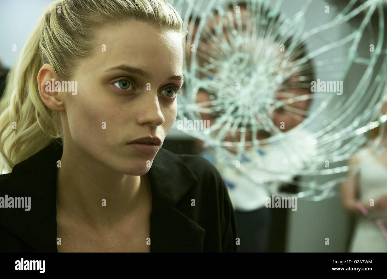 THE NEON DEMON (2016) ABBEY LEE NICOLAS WINDING REFN (DIR) MOVIESTORE ...