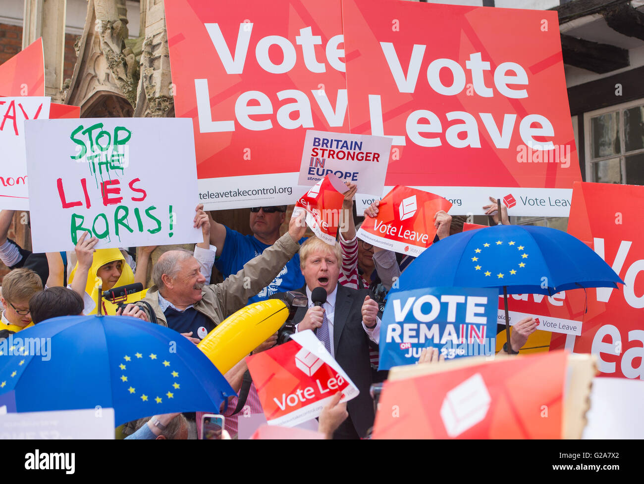 Boris Johnson is surrounded by Vote Leave and Vote Remain activists as ...
