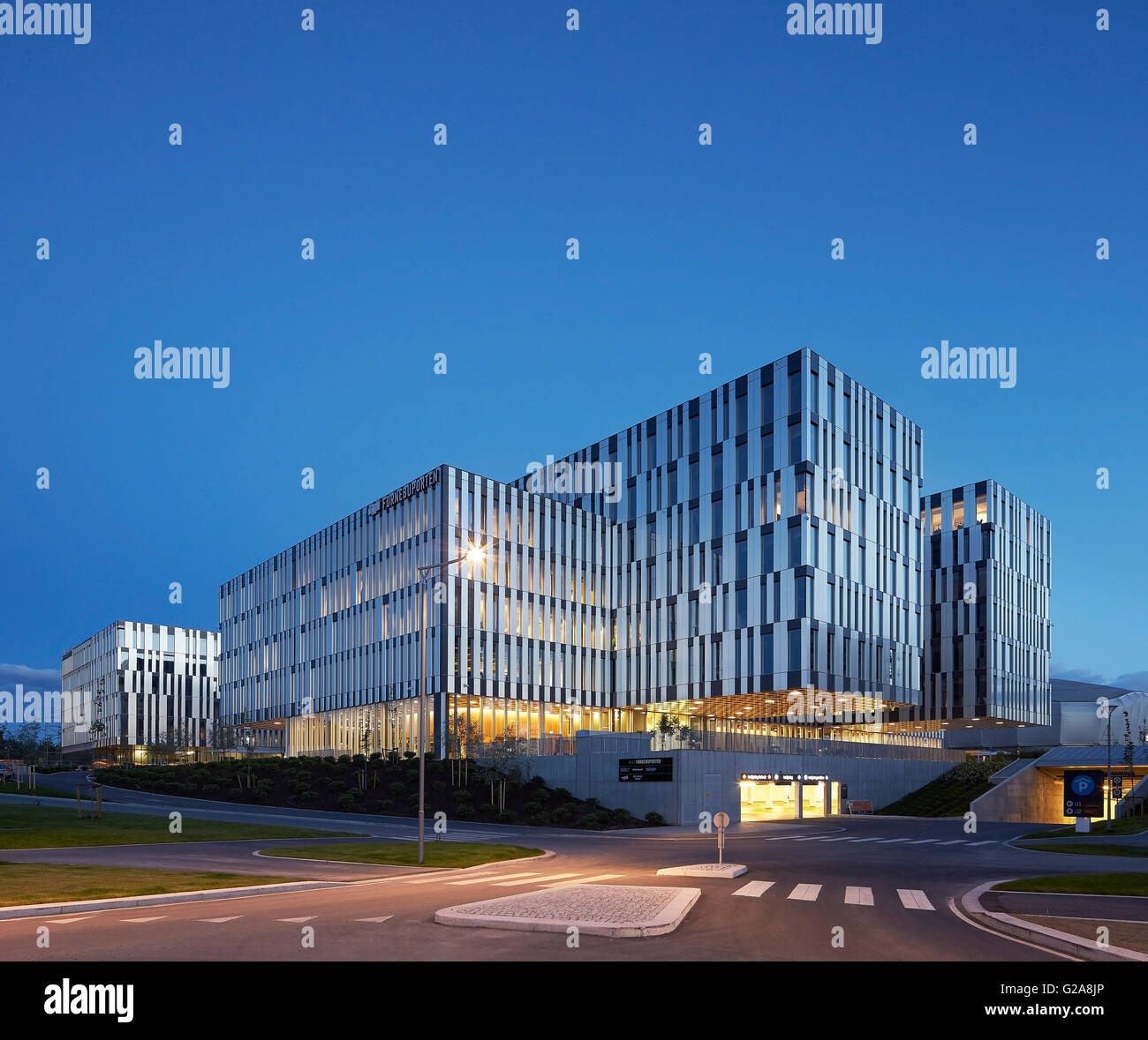 Car parking building hi-res stock photography and images - Alamy