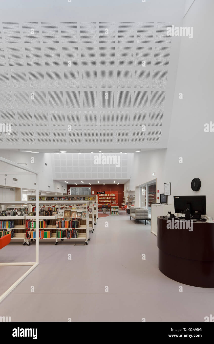 Library extension with helpdesk on right. Allerod Library, Allerod ...