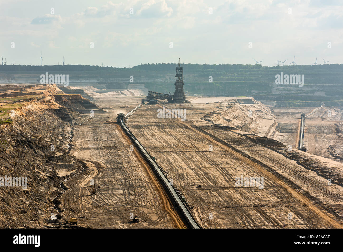 Lignite brown coal conveyor excavator hi-res stock photography and ...