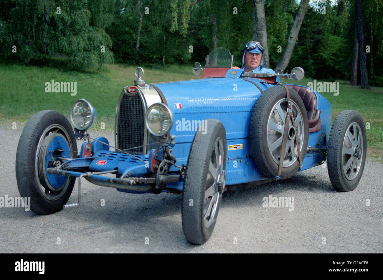 Blue convertible bugatti hi-res stock photography and images - Alamy