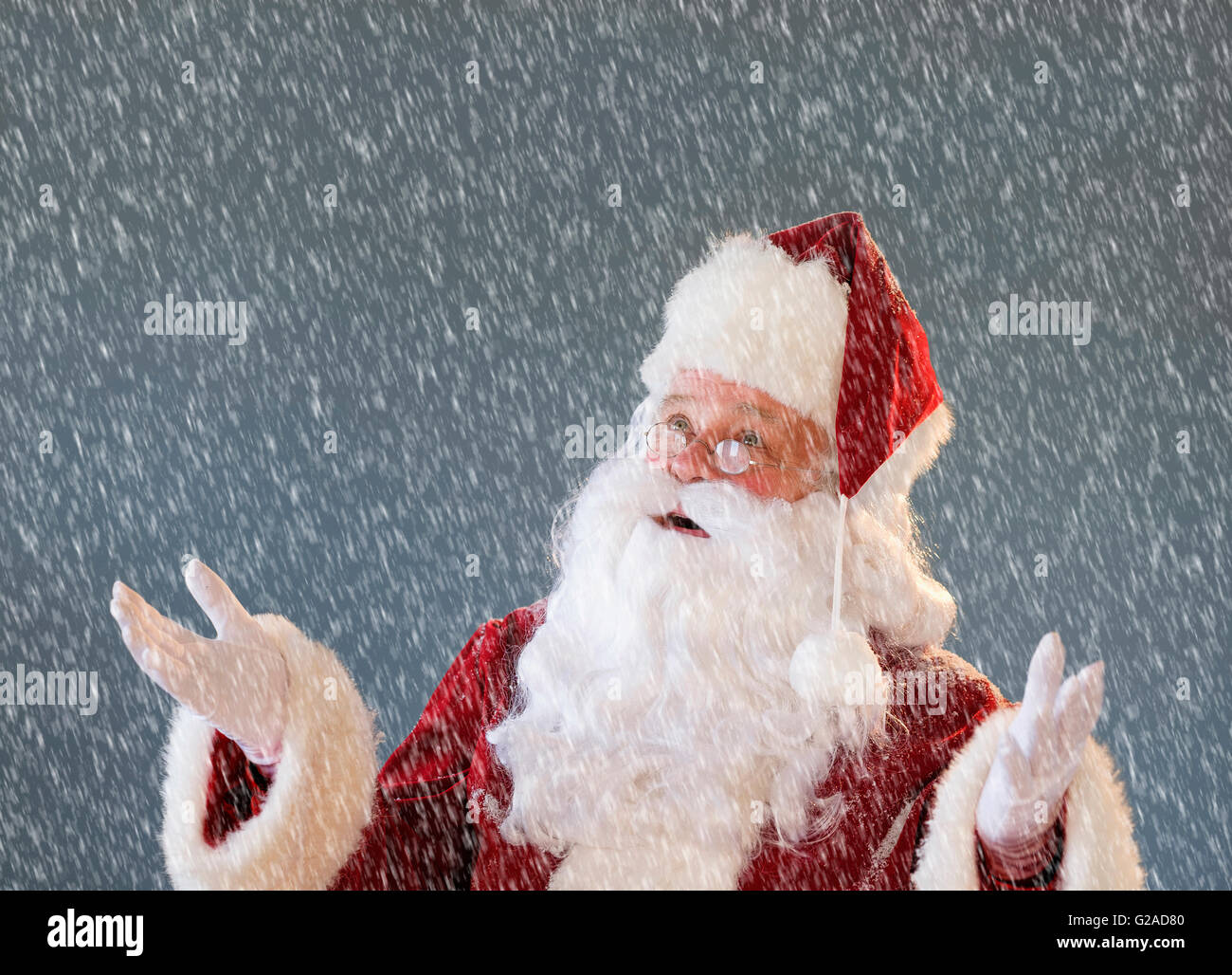 Santa claus open arms hi-res stock photography and images - Alamy