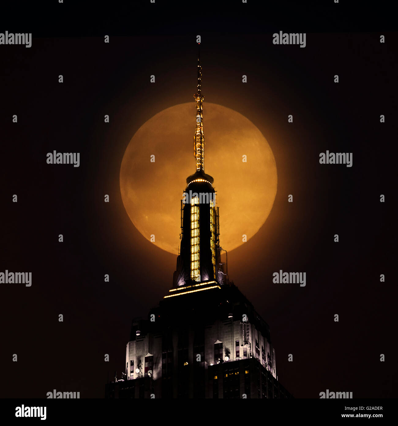 Empire state building spire hi-res stock photography and images - Alamy