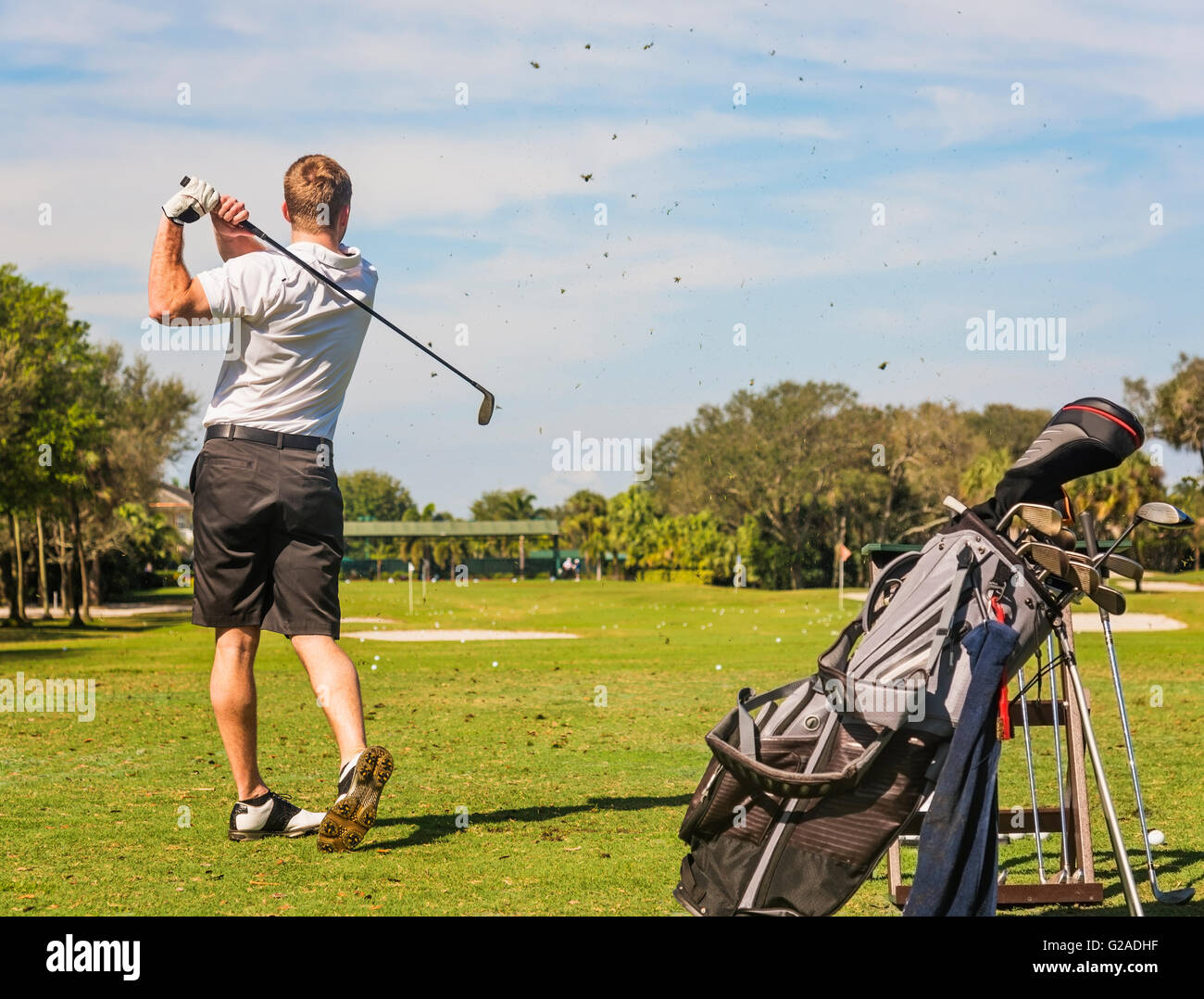 One man playing golf hi-res stock photography and images - Alamy