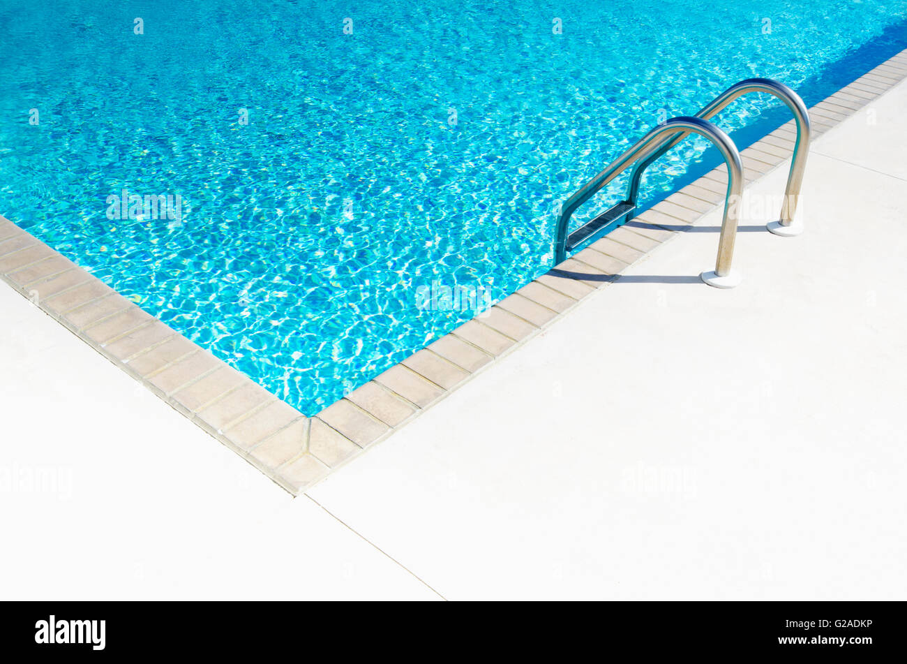Empty swimming pool hi-res stock photography and images - Alamy