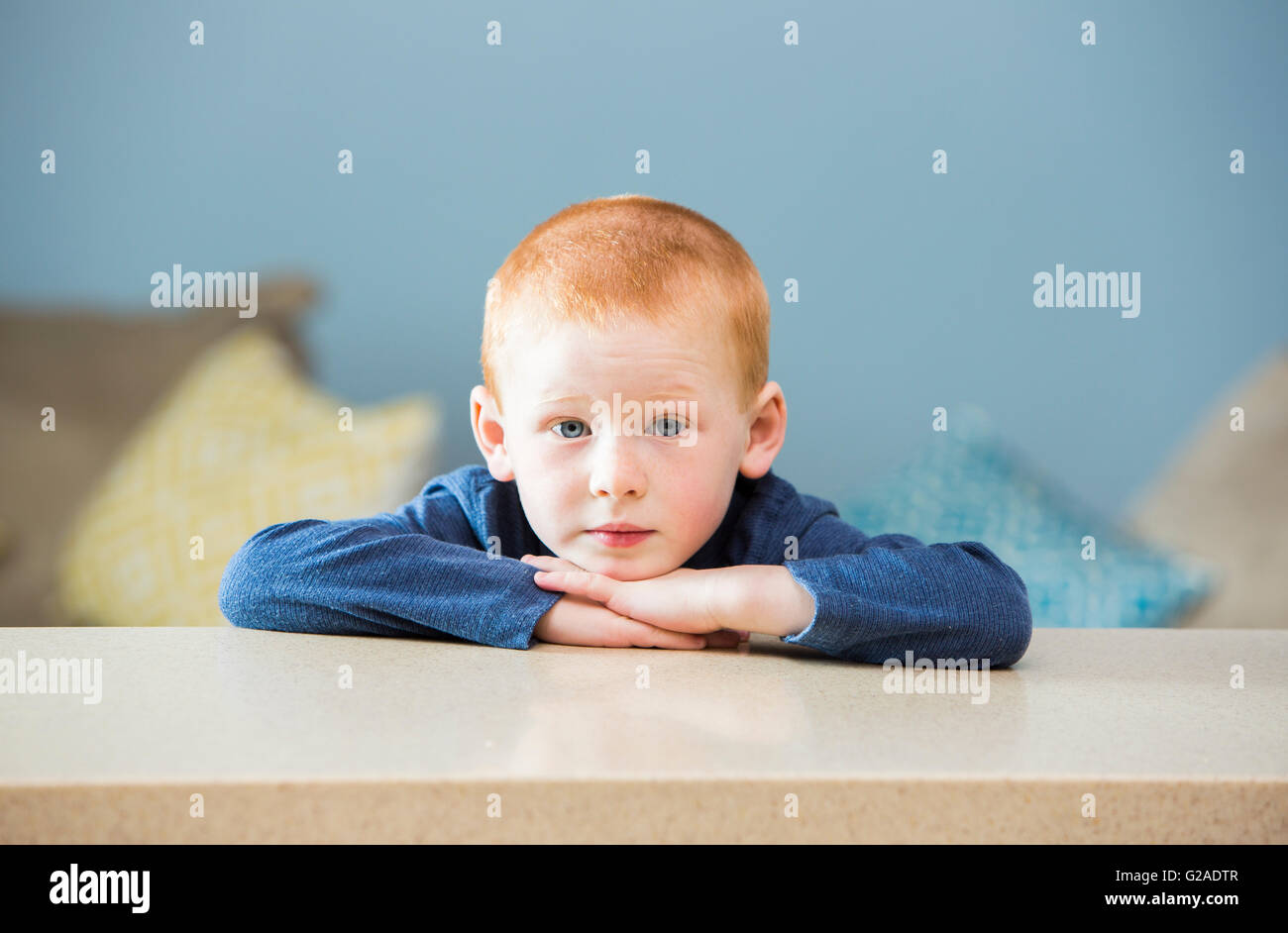 Leaning table hi-res stock photography and images - Alamy