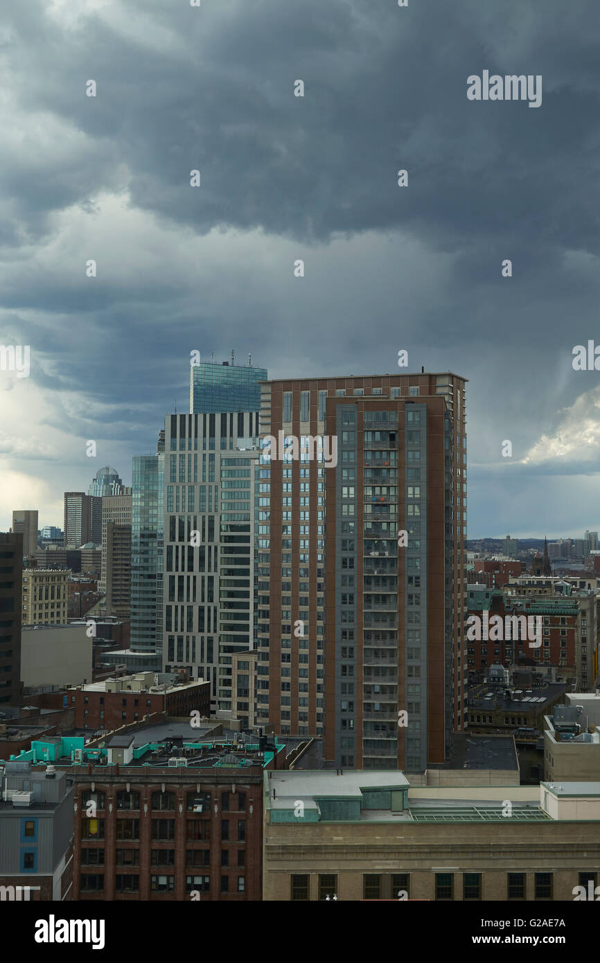 Downtown against cloudy skyline hi-res stock photography and images - Alamy