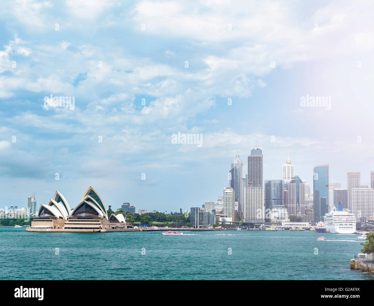 Sydney Opera House on cloudy day Stock Photo - Alamy
