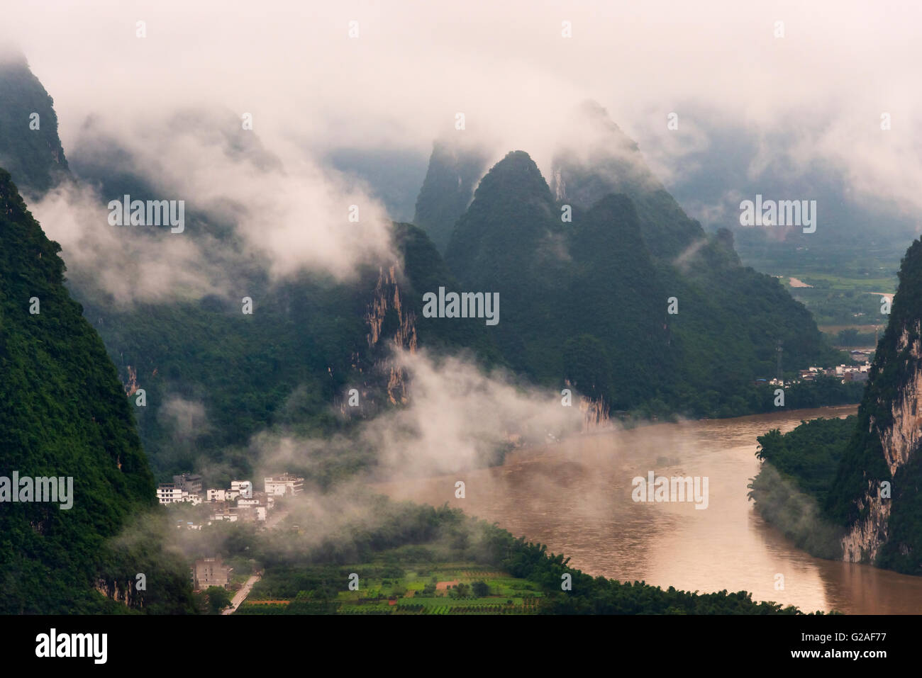 Guilin karst li river hi-res stock photography and images - Alamy