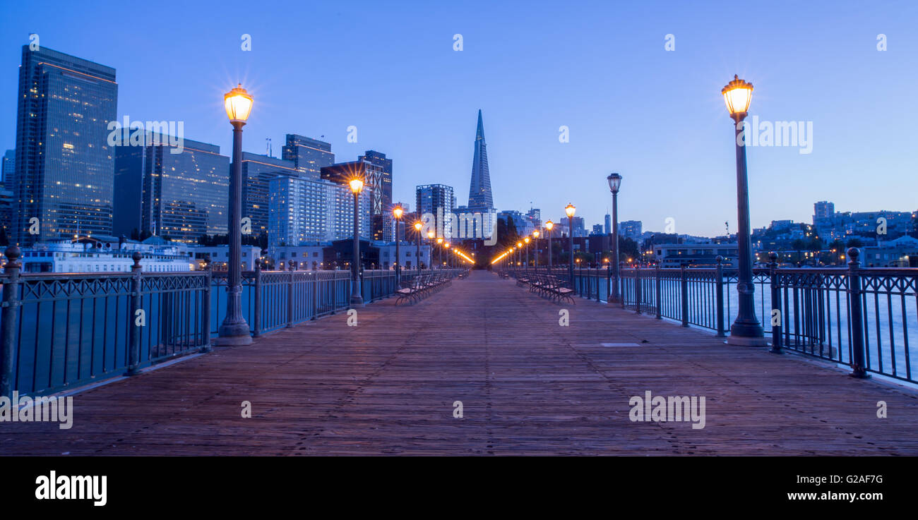 San francisco pier downtown skyline hi-res stock photography and images ...