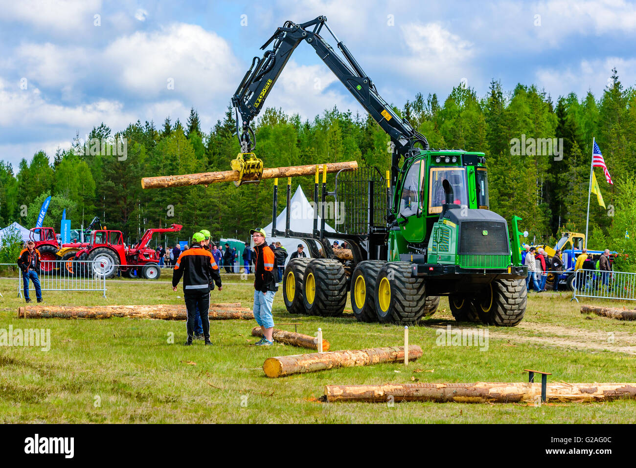 Forestry forwarder machine High Resolution Stock Photography and Images ...
