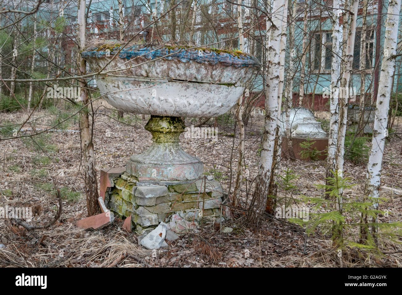 Garden urn ornament pot hi-res stock photography and images - Alamy