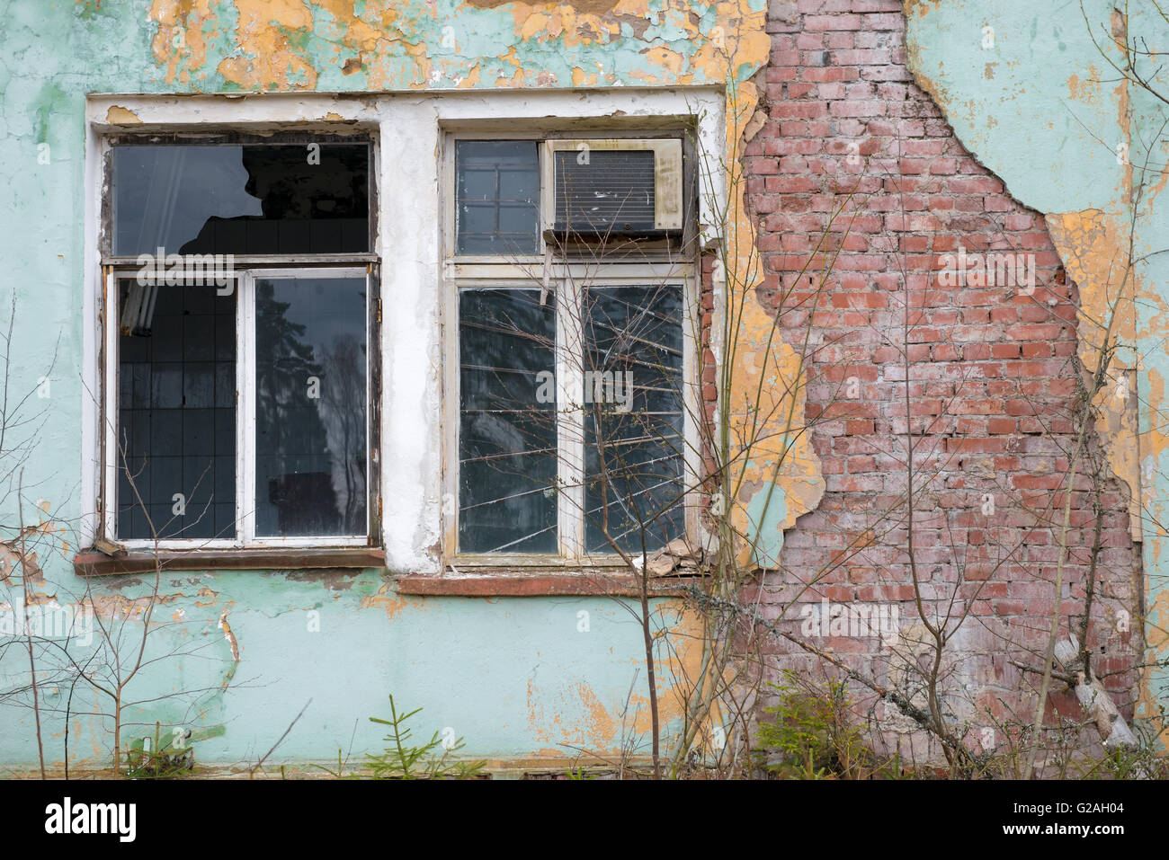Old evicted and destroyed house Stock Photo - Alamy