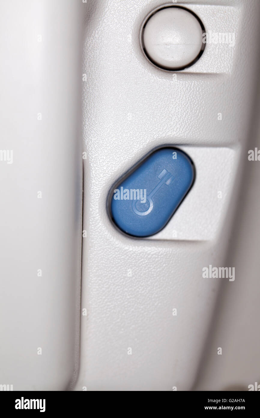 button to open the door Stock Photo - Alamy