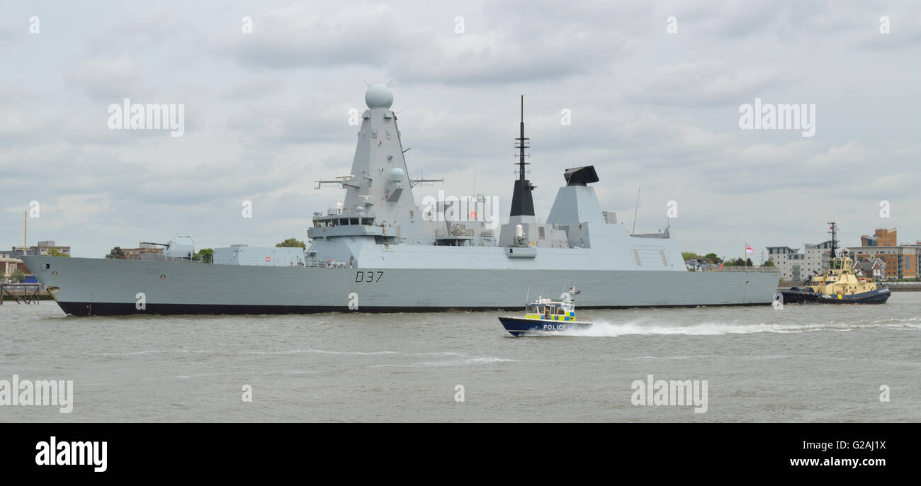 Royal Navy Type 45 Destroyer HMS Duncan D37 on the river Thames in ...