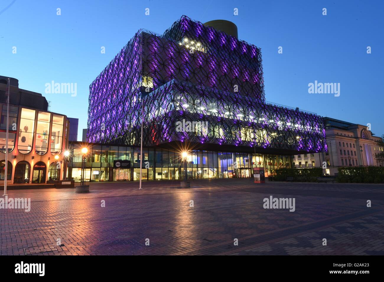 Library of Birmingham, England UK Stock Photo - Alamy