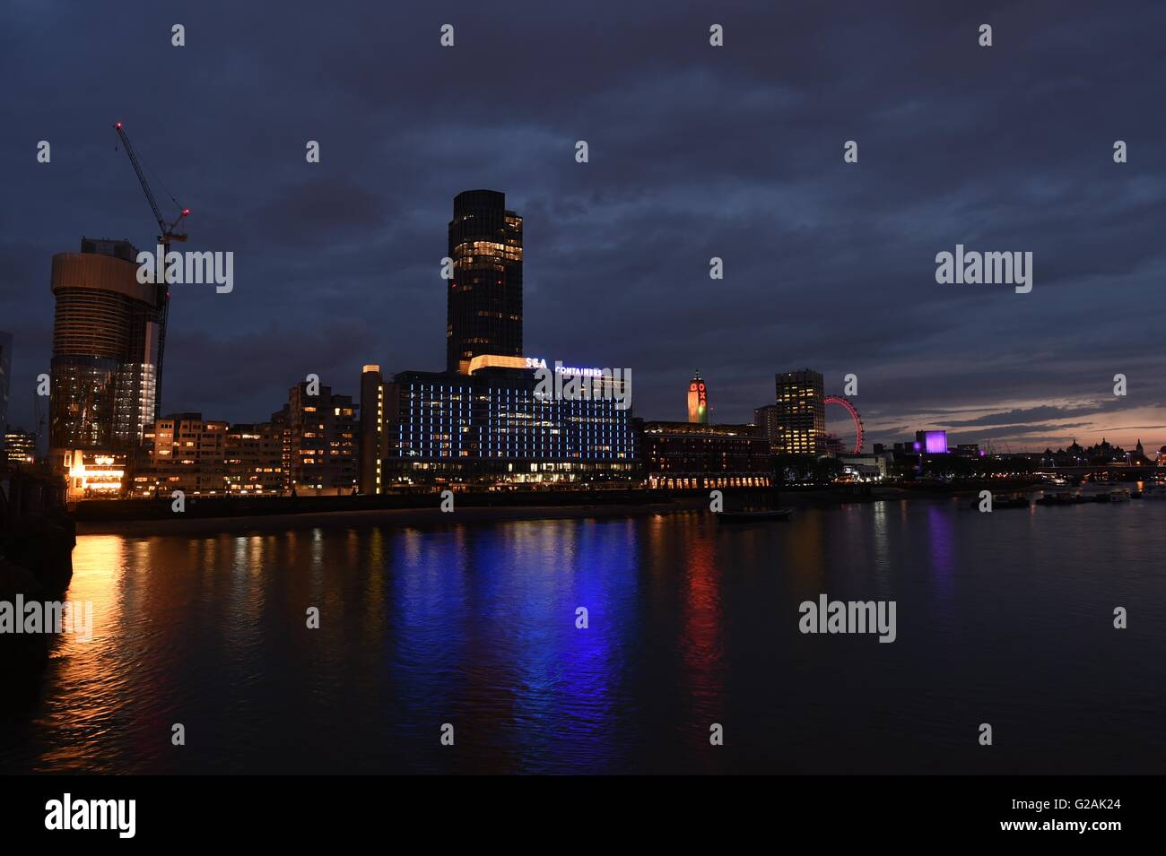 Embankment, London River Thames Stock Photo - Alamy