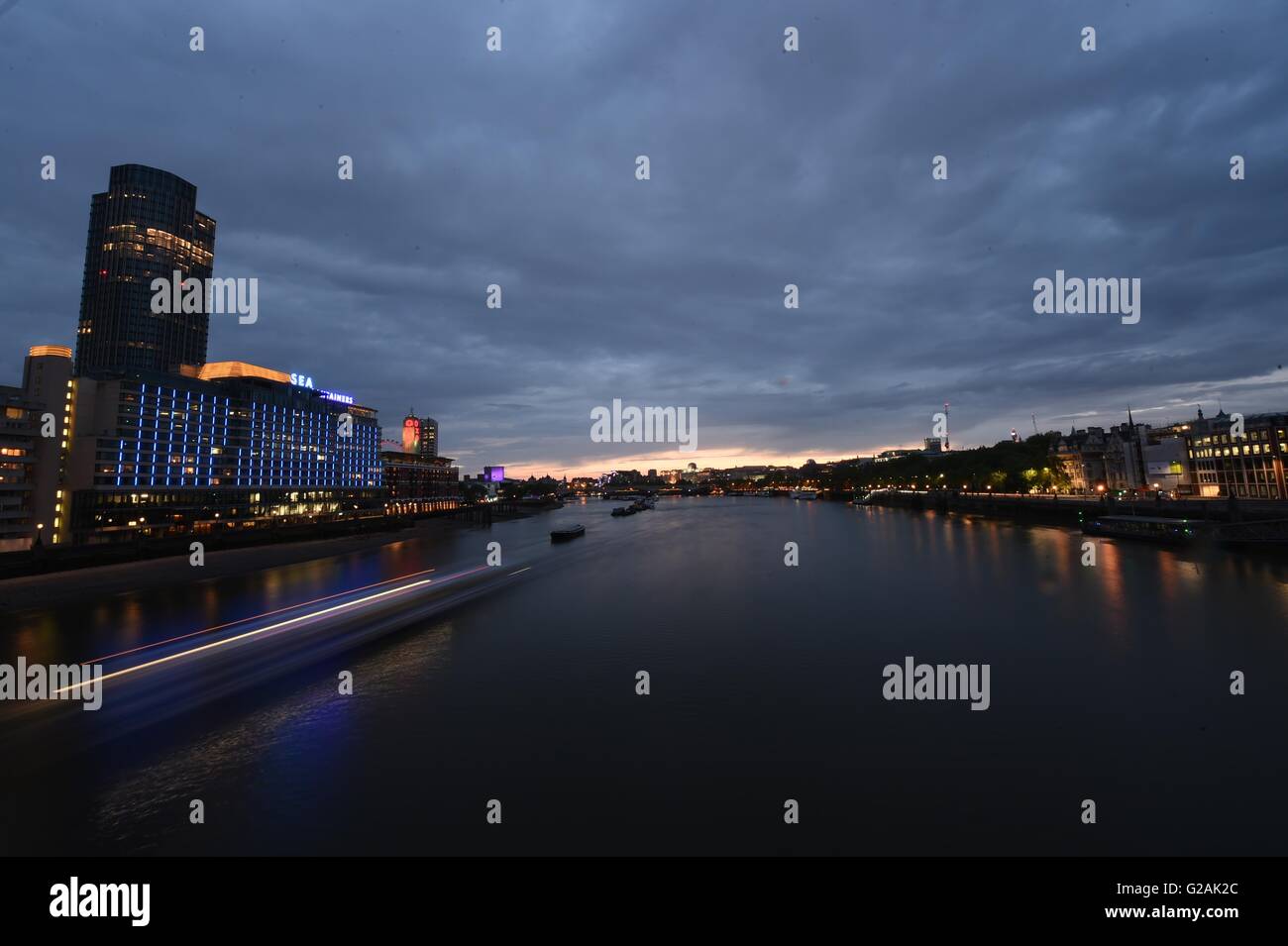 Embankment, London River Thames Stock Photo - Alamy