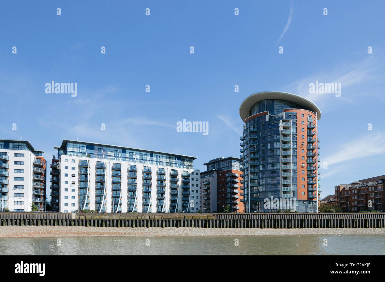 Modern housing in London riverside near Greenwich and Canary Wharf ...