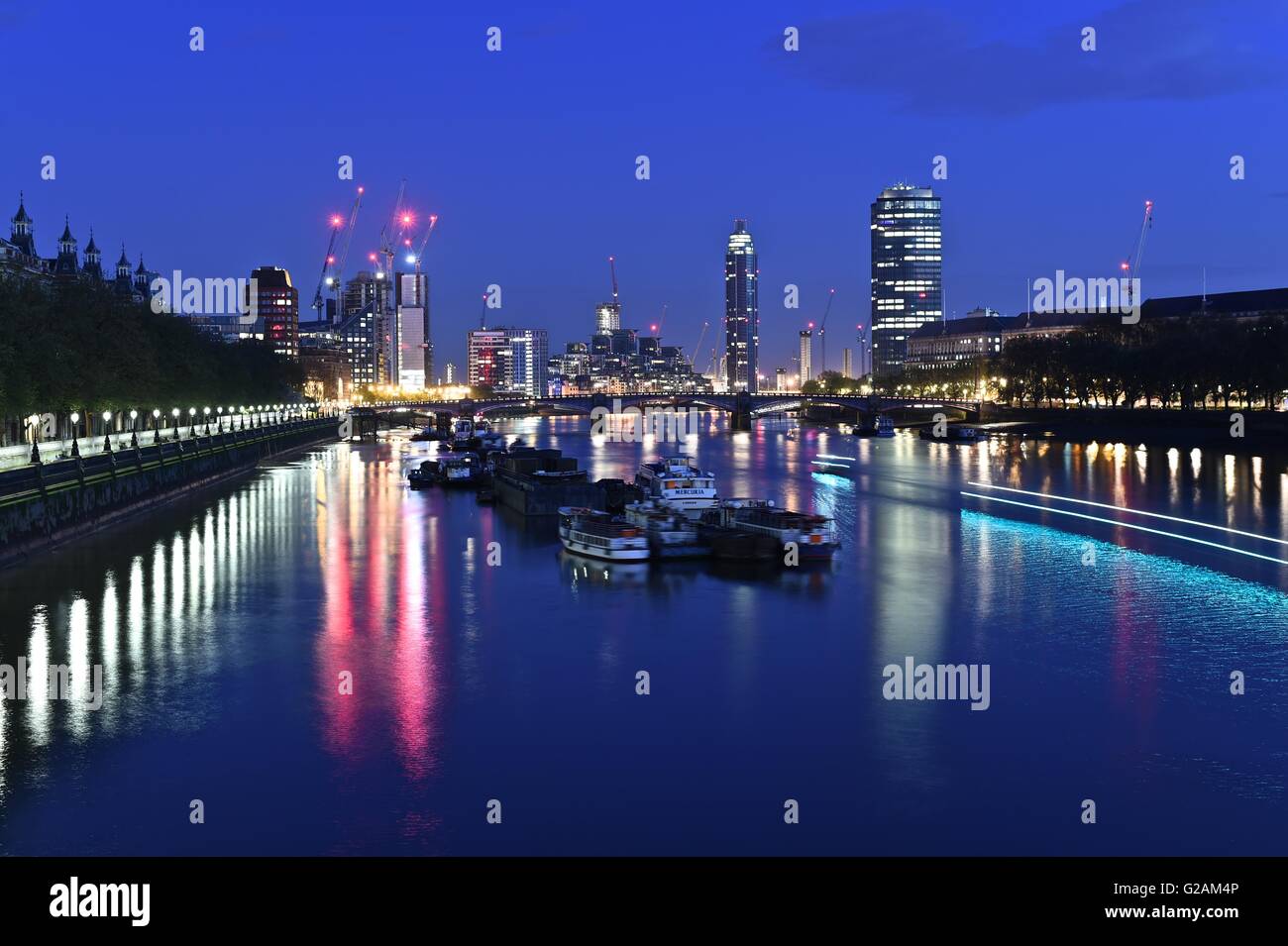 Embankment, London River Thames Stock Photo - Alamy