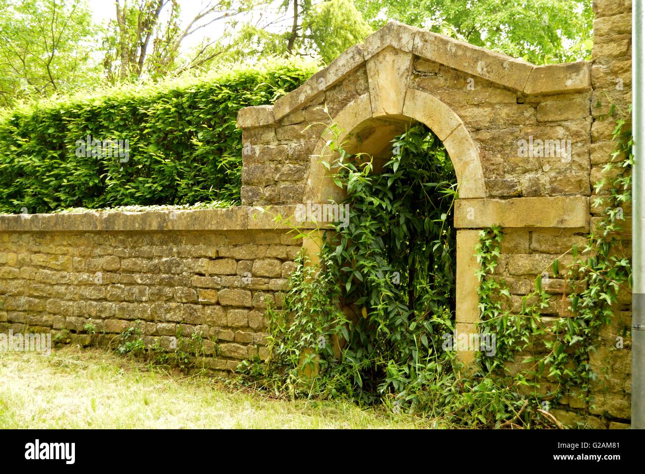 Arch of stones hi-res stock photography and images - Alamy