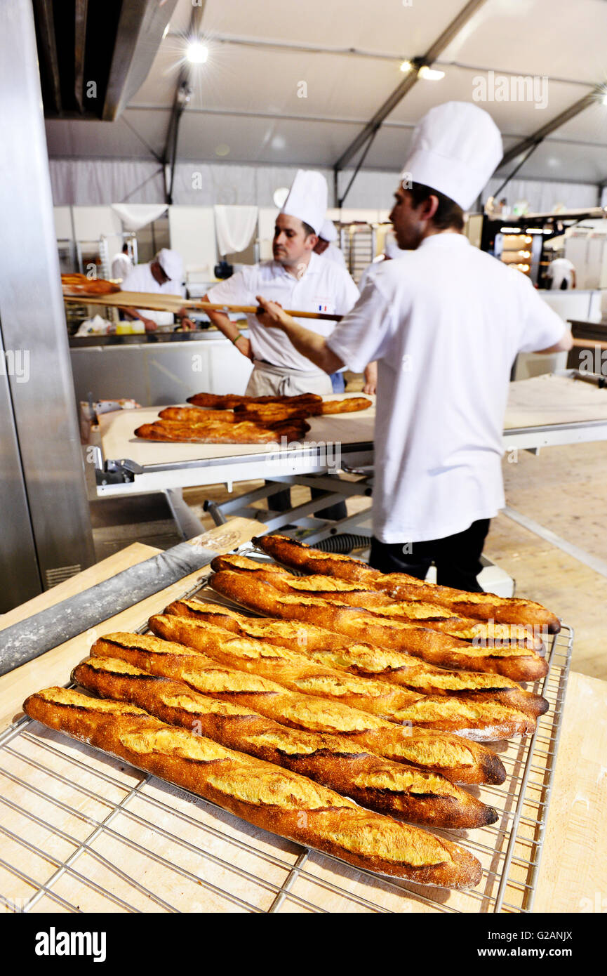 French bread festival 2016 in Paris, Fête du pain 2016 à Paris Stock ...