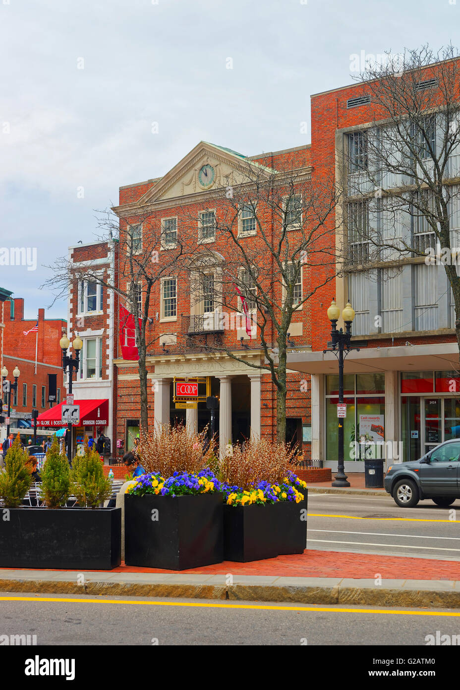 University shop harvard university cambridge hi-res stock photography ...