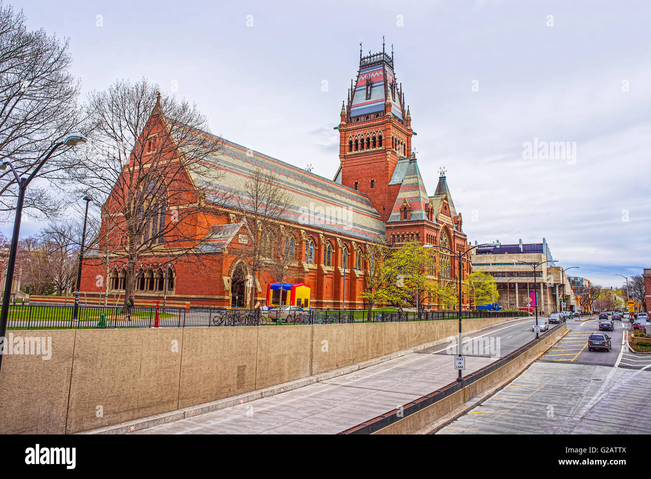 Harvard square people street hi-res stock photography and images - Alamy